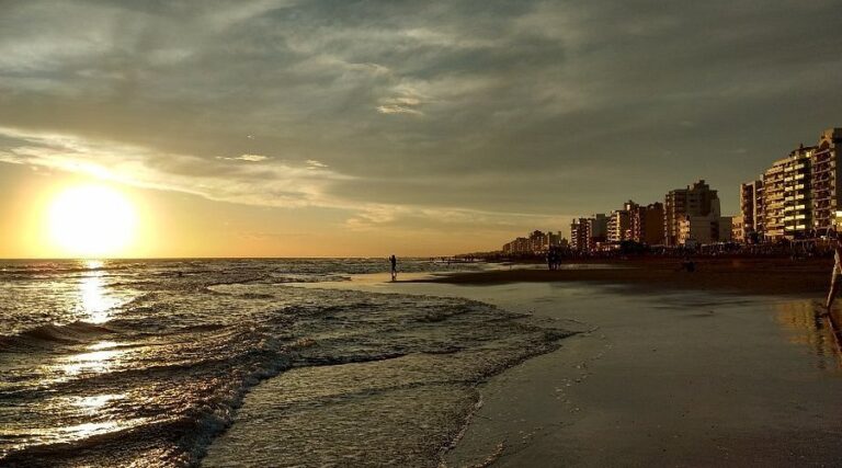 Verano en Monte Hermoso: playas y actividades - RedCabanias